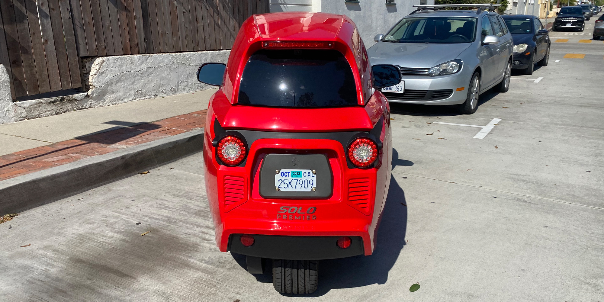 ElectraMeccanica SOLO EV first drive: a certified head turner ...