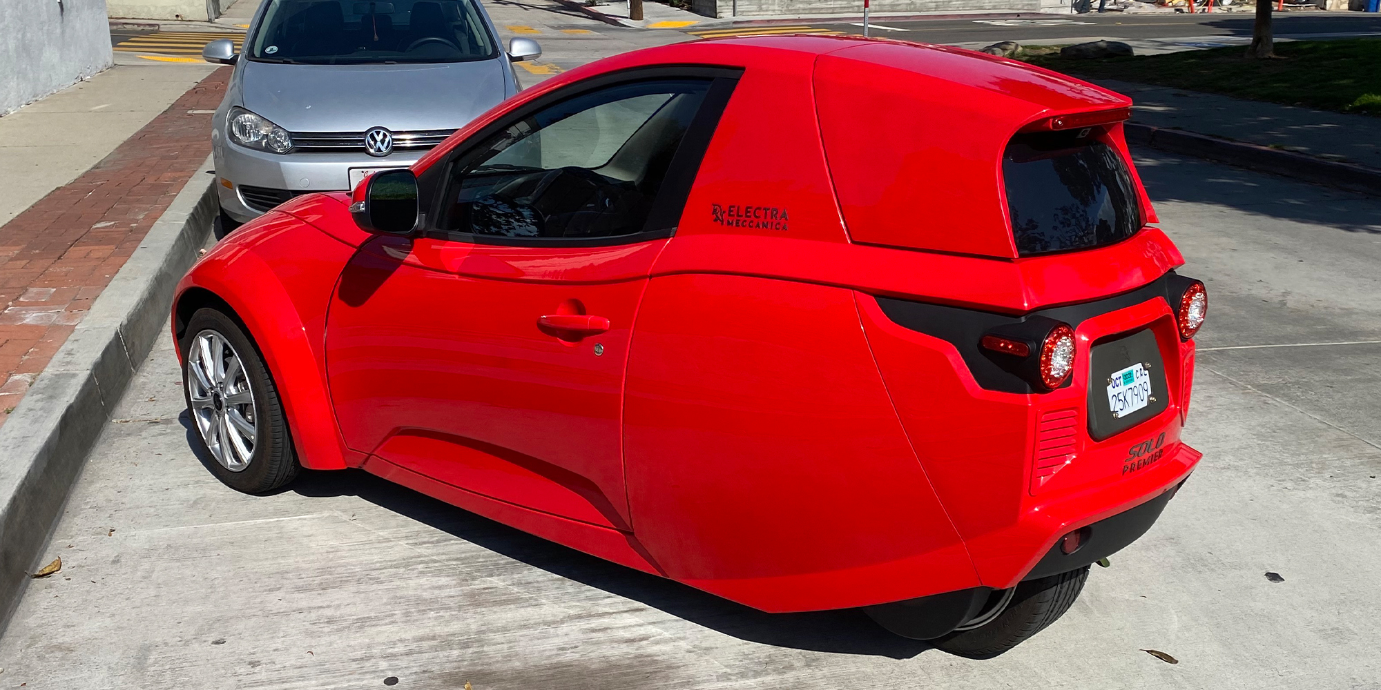 ElectraMeccanica SOLO EV first drive: a certified head turner ...