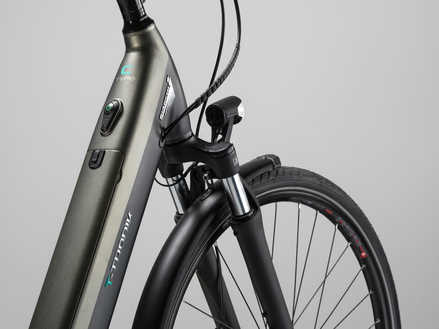 Bianchi unveils new mid-drive electric bikes for city and touring riders
