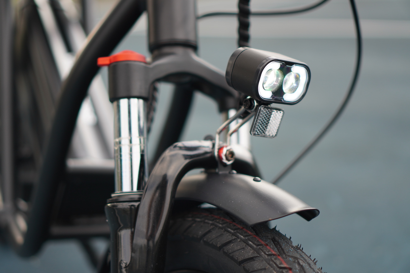 Emove Roadrunner review: A funny little 35 mph two-motor electric scooter