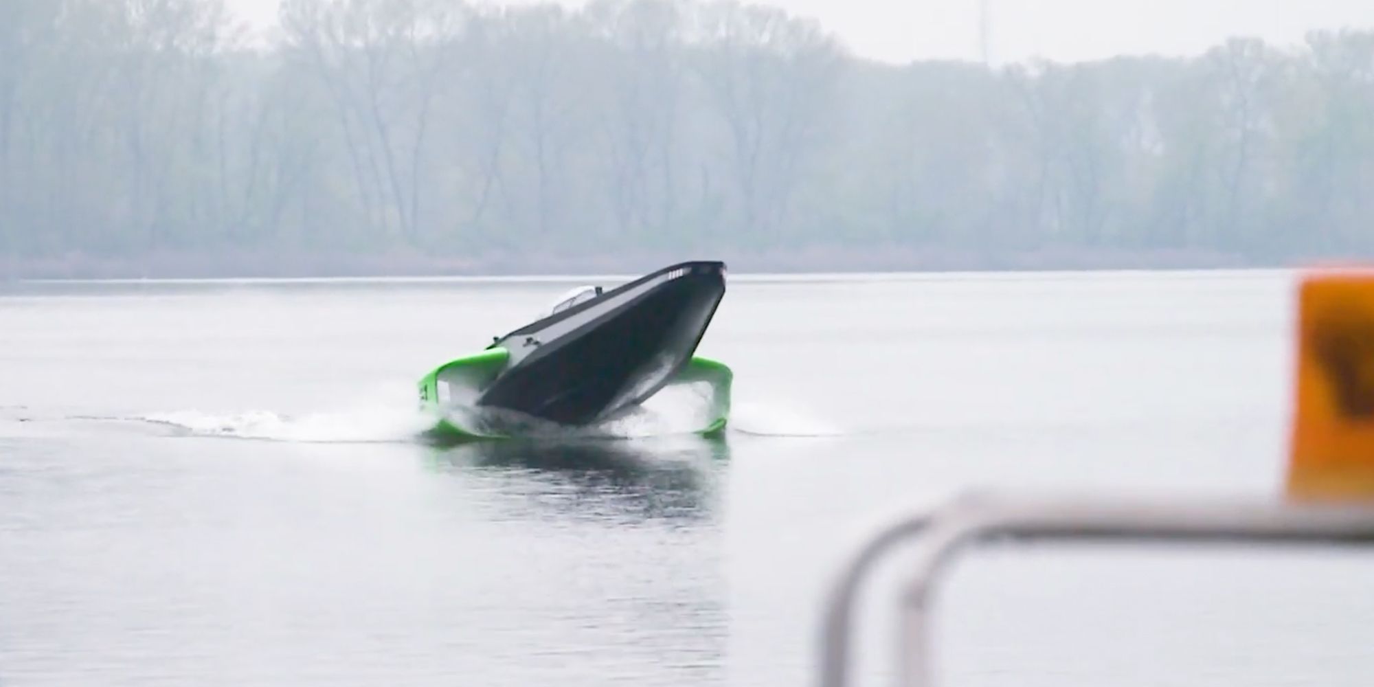RaceBird all-electric foiling boat takes first flight ahead of new E1 ...