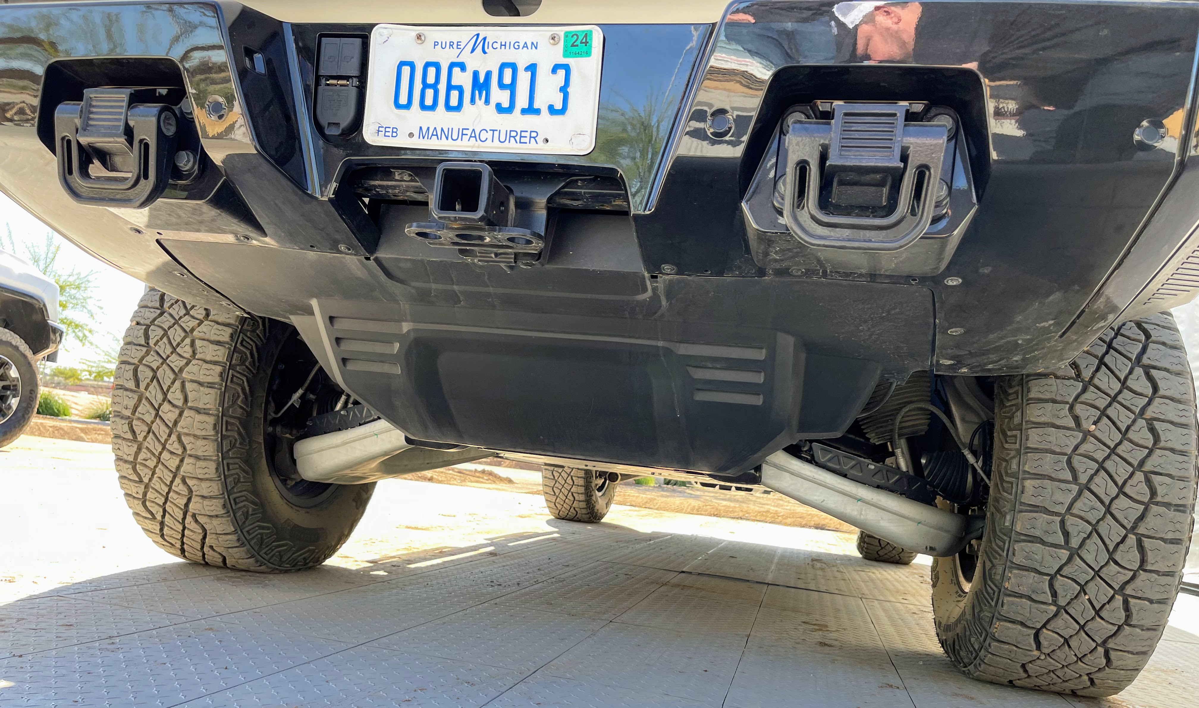 Review: GMC's Hummer EV 'Super(size)truck' is excess in all the best ...