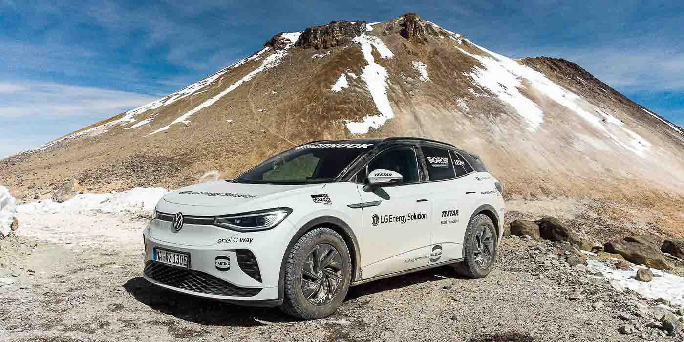 Volkswagen ID.4 GTX completes world record-setting climb 19,000 feet up ...