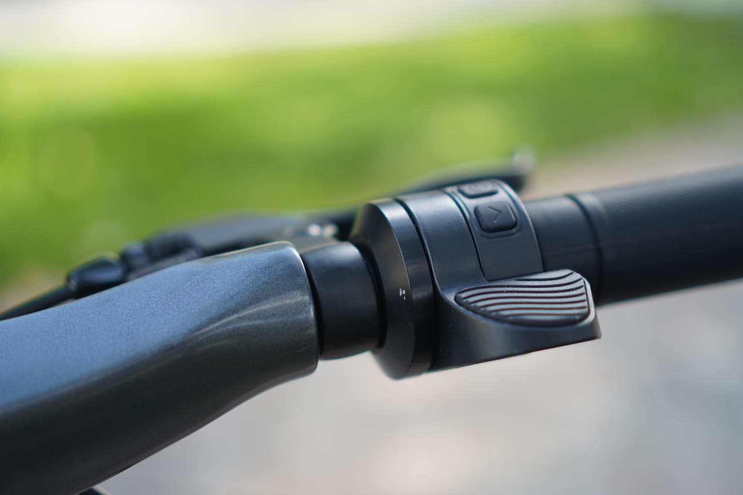 Apollo City 2022 electric scooter review: High speed, high power, no flats