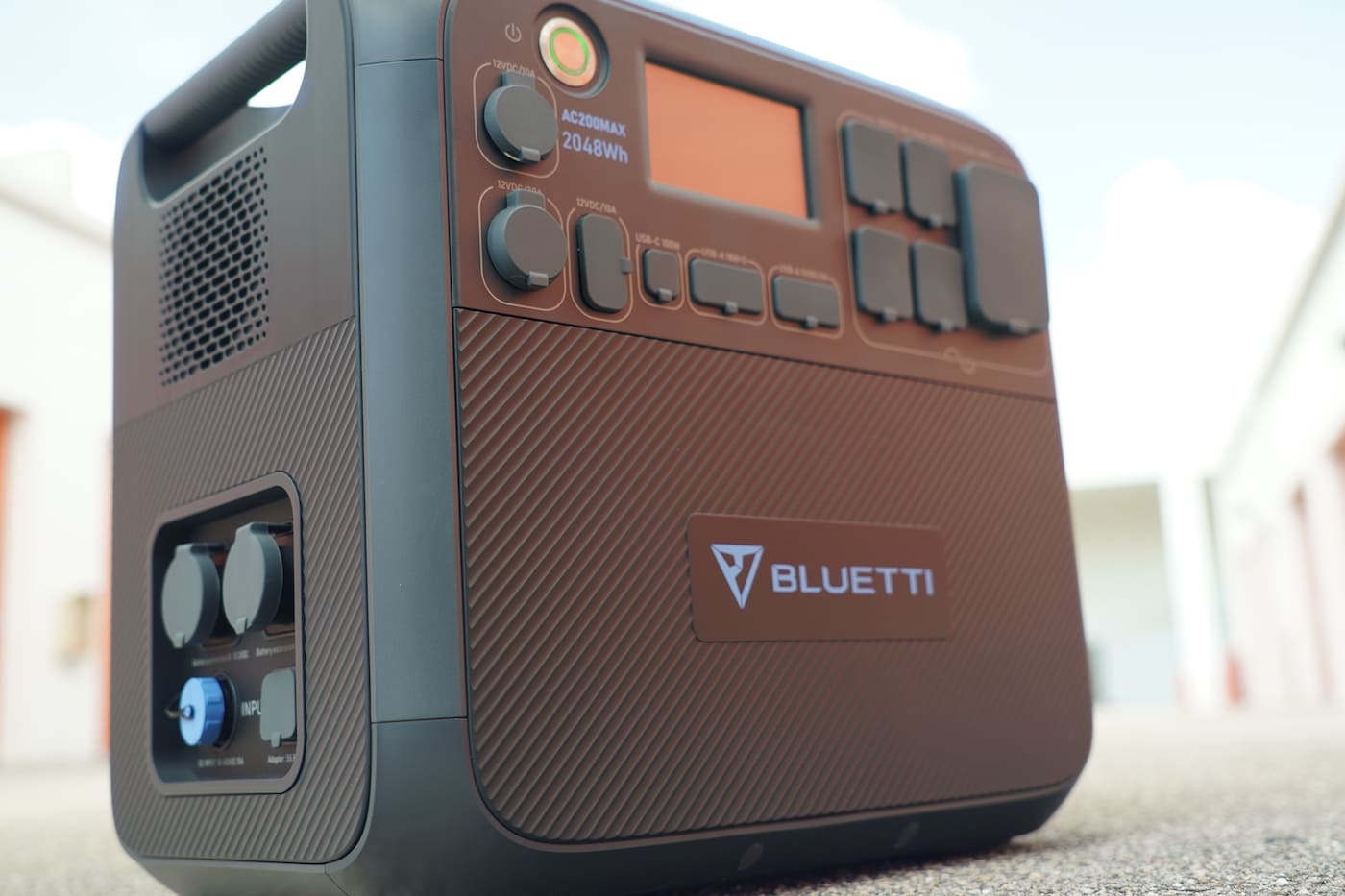 Bluetti AC200MAX power station review: Big capacity, even bigger power!