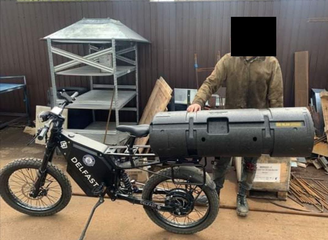 Ukrainian soldiers using electric bikes with rockets to destroy Russian ...