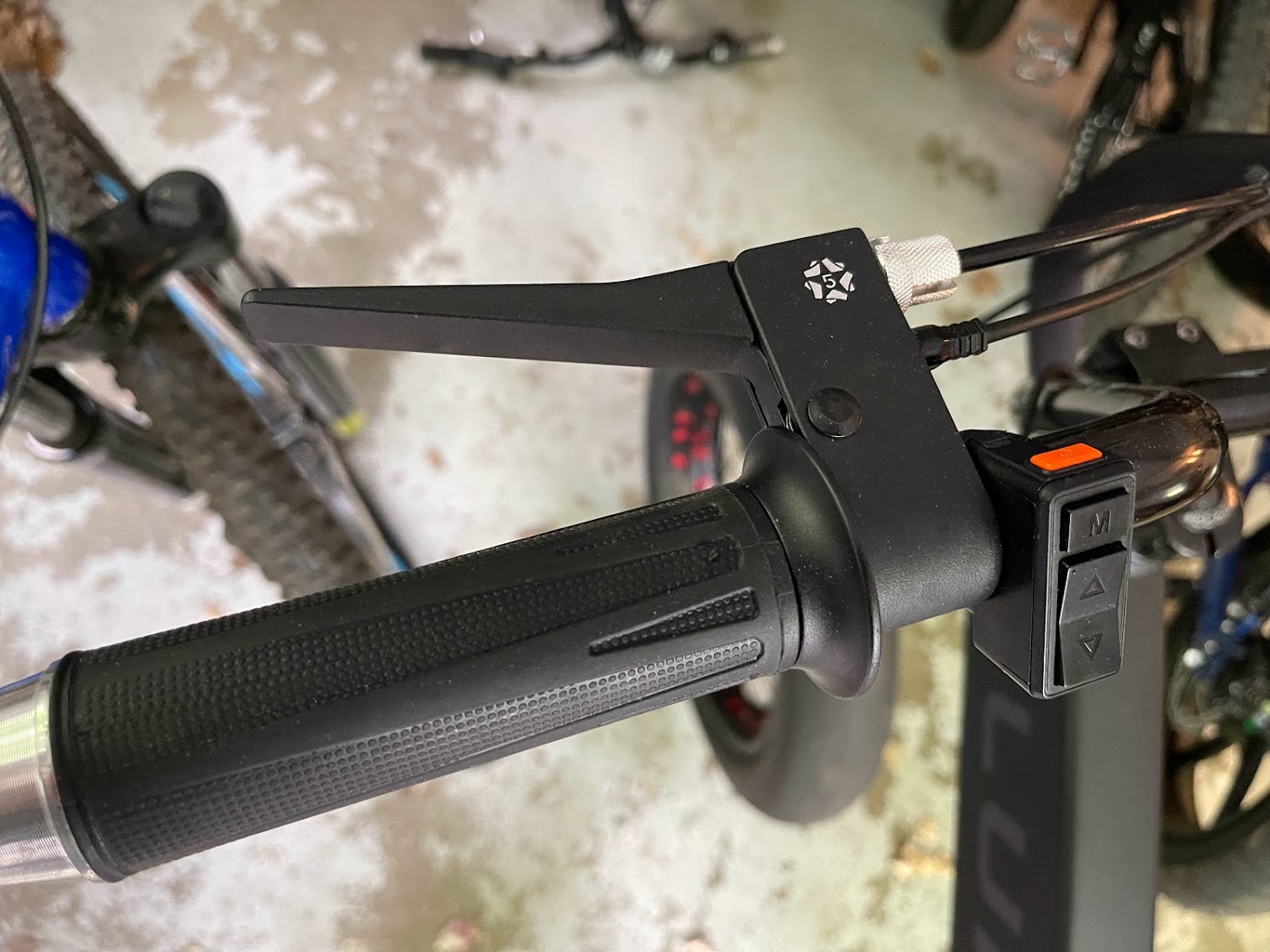 Review: Luna Eclipse full-suspension fat tire foldable BMX e-bike ...