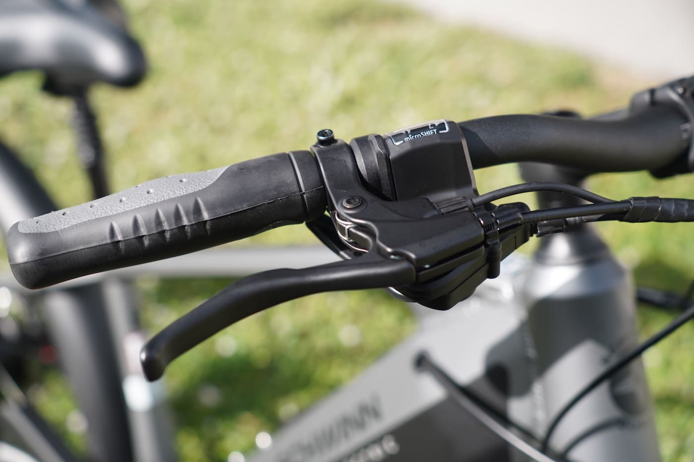 Schwinn Coston CE electric bike review: I love these awesome side lights!