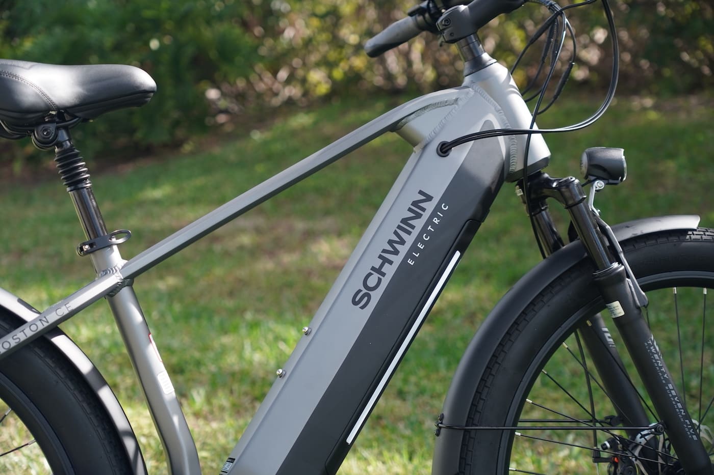 Schwinn Coston CE electric bike review: I love these awesome side lights!