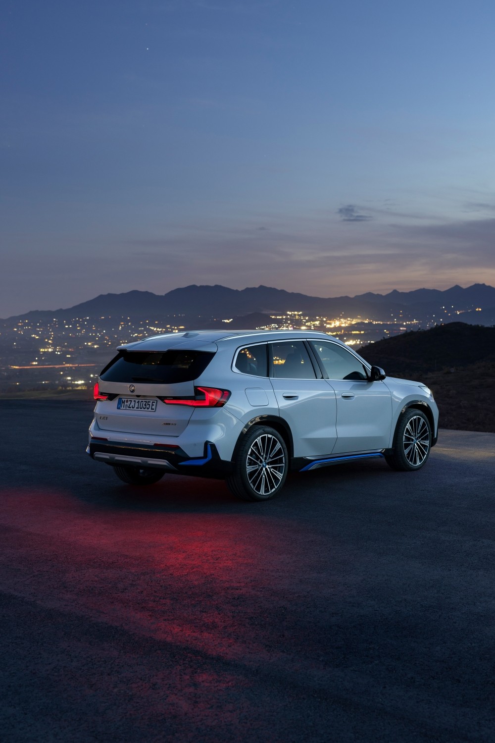 BMW iX1: new entry-level electric car