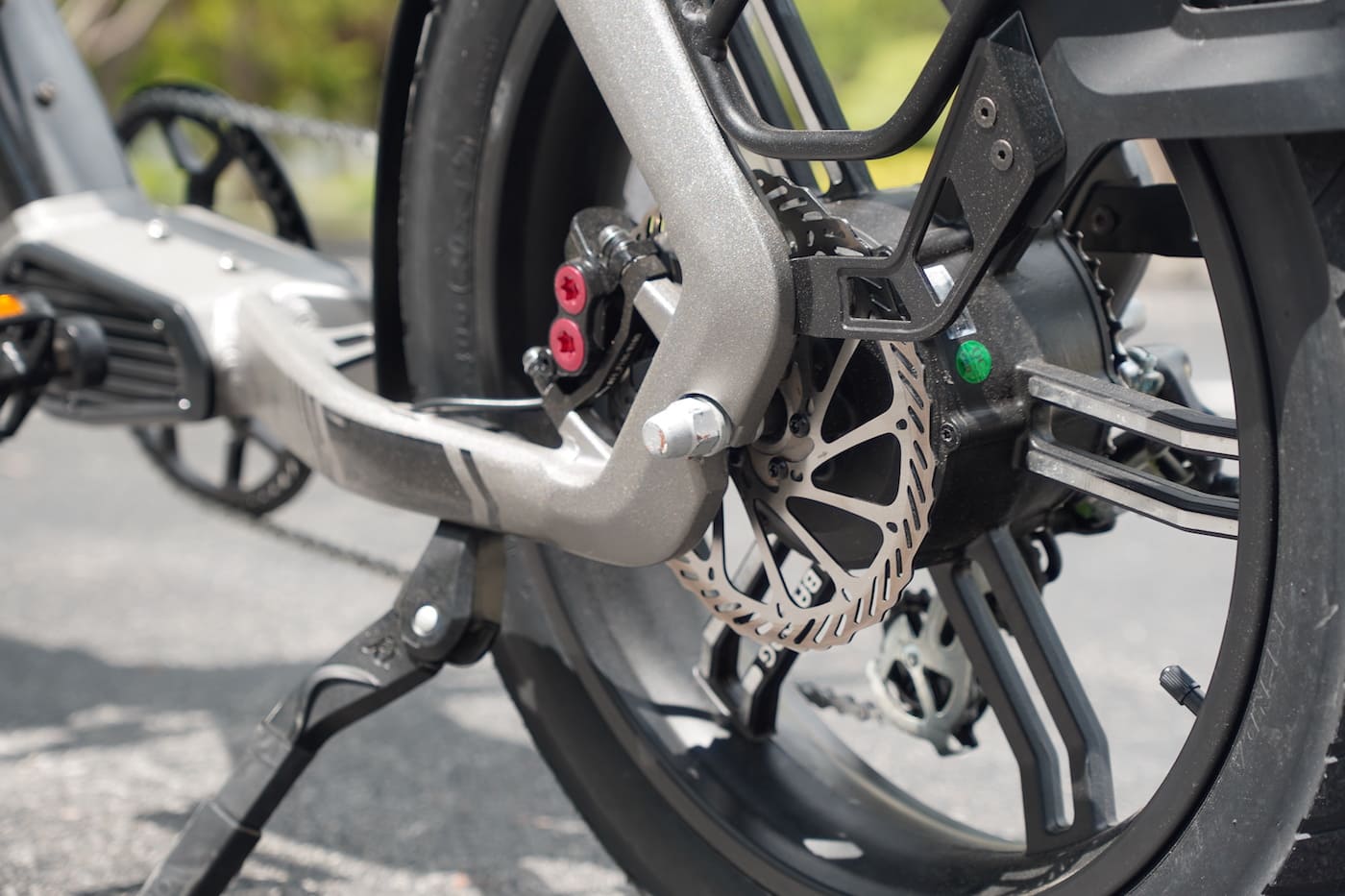 C3STROM ASTRO PRO electric bike hits 28 MPH with motorcycle styling