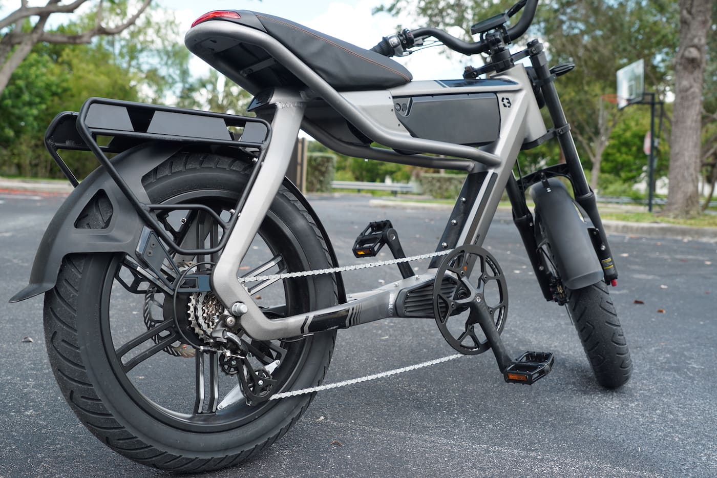 C3STROM ASTRO PRO electric bike hits 28 MPH with motorcycle styling