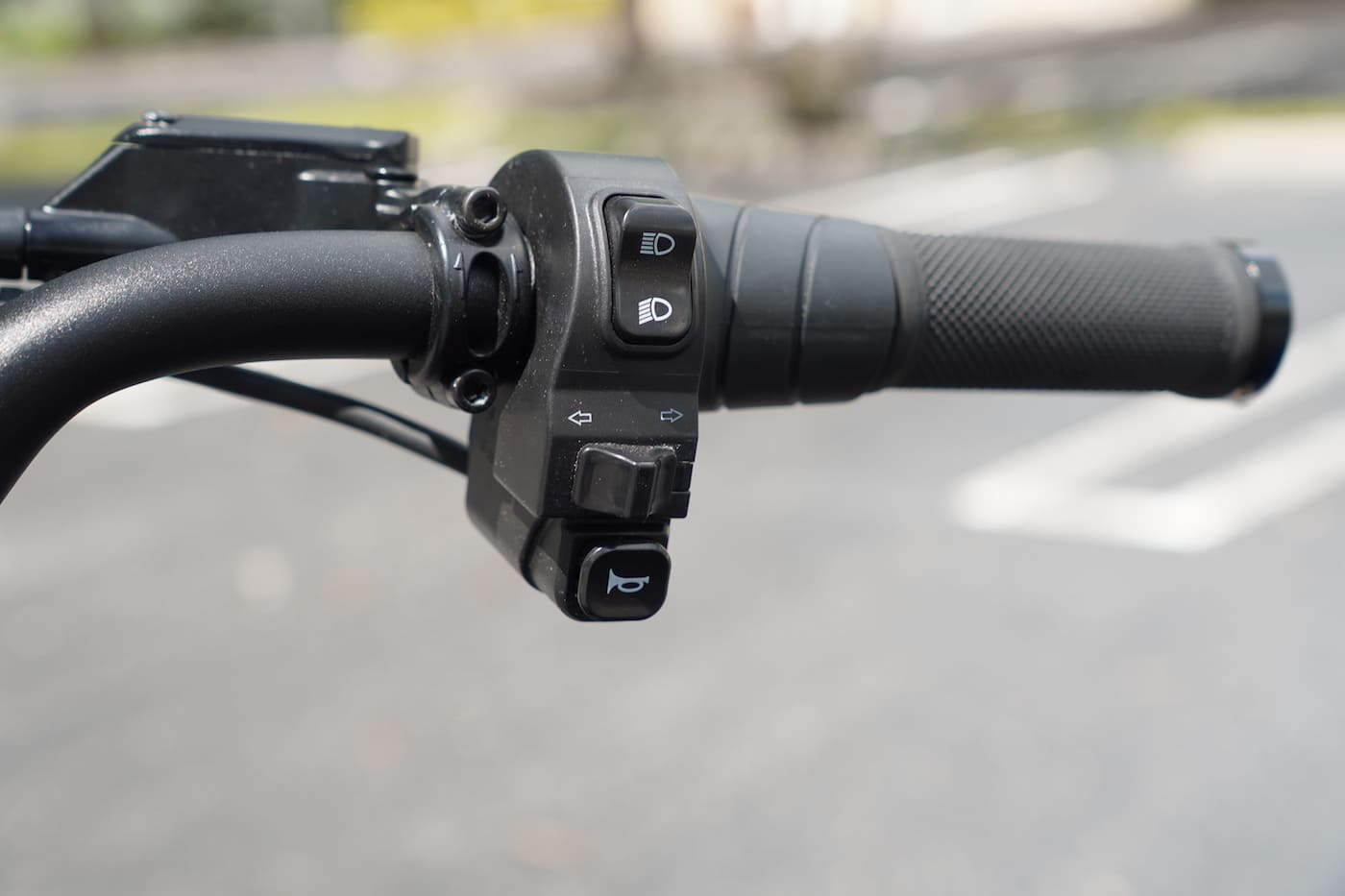 C3STROM ASTRO PRO electric bike hits 28 MPH with motorcycle styling