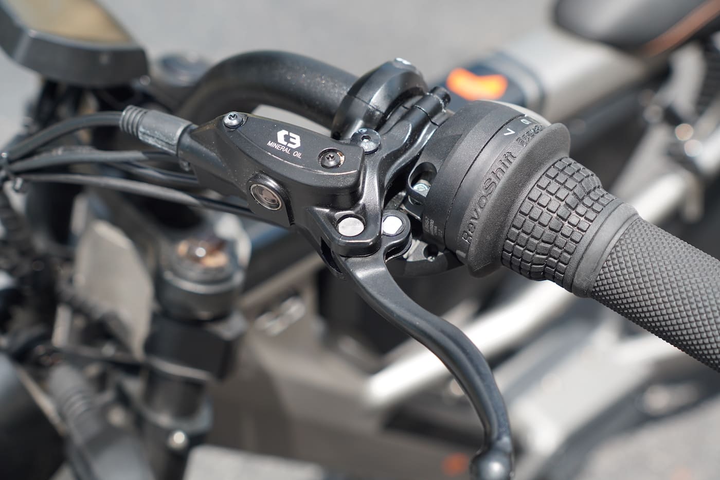 C3STROM ASTRO PRO electric bike hits 28 MPH with motorcycle styling