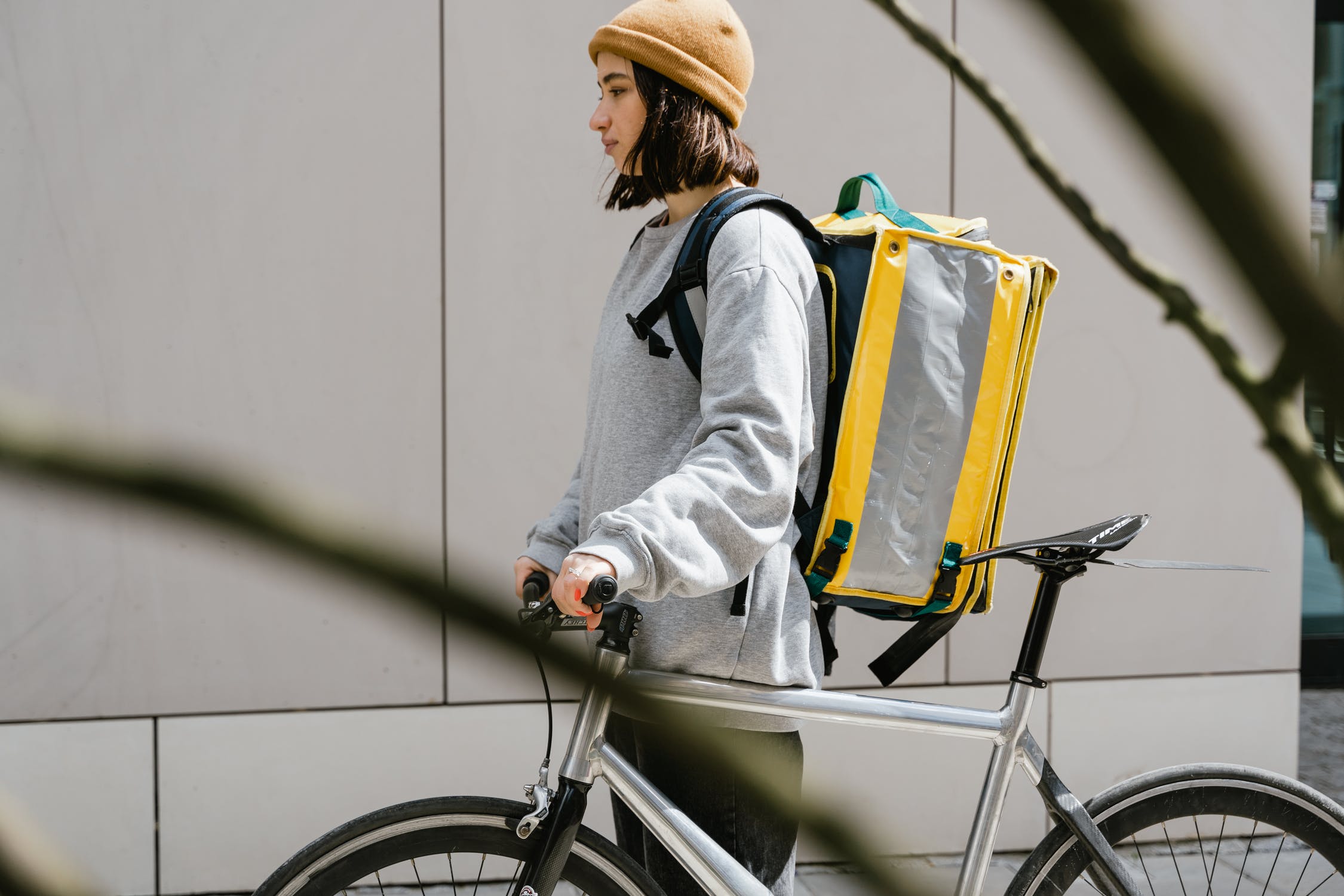 Delivery e-bikes to be given out for free to delivery drivers in ...