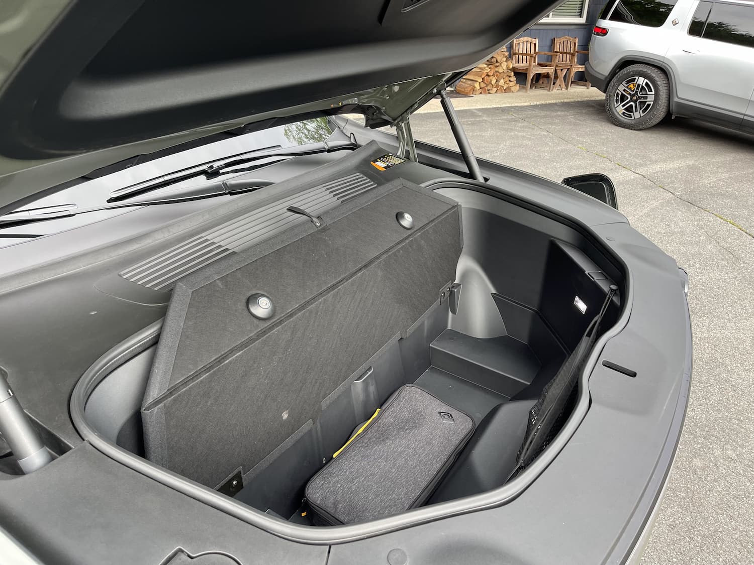 We finally have a clear shot of the Tesla Cybertruck with frunk open ...