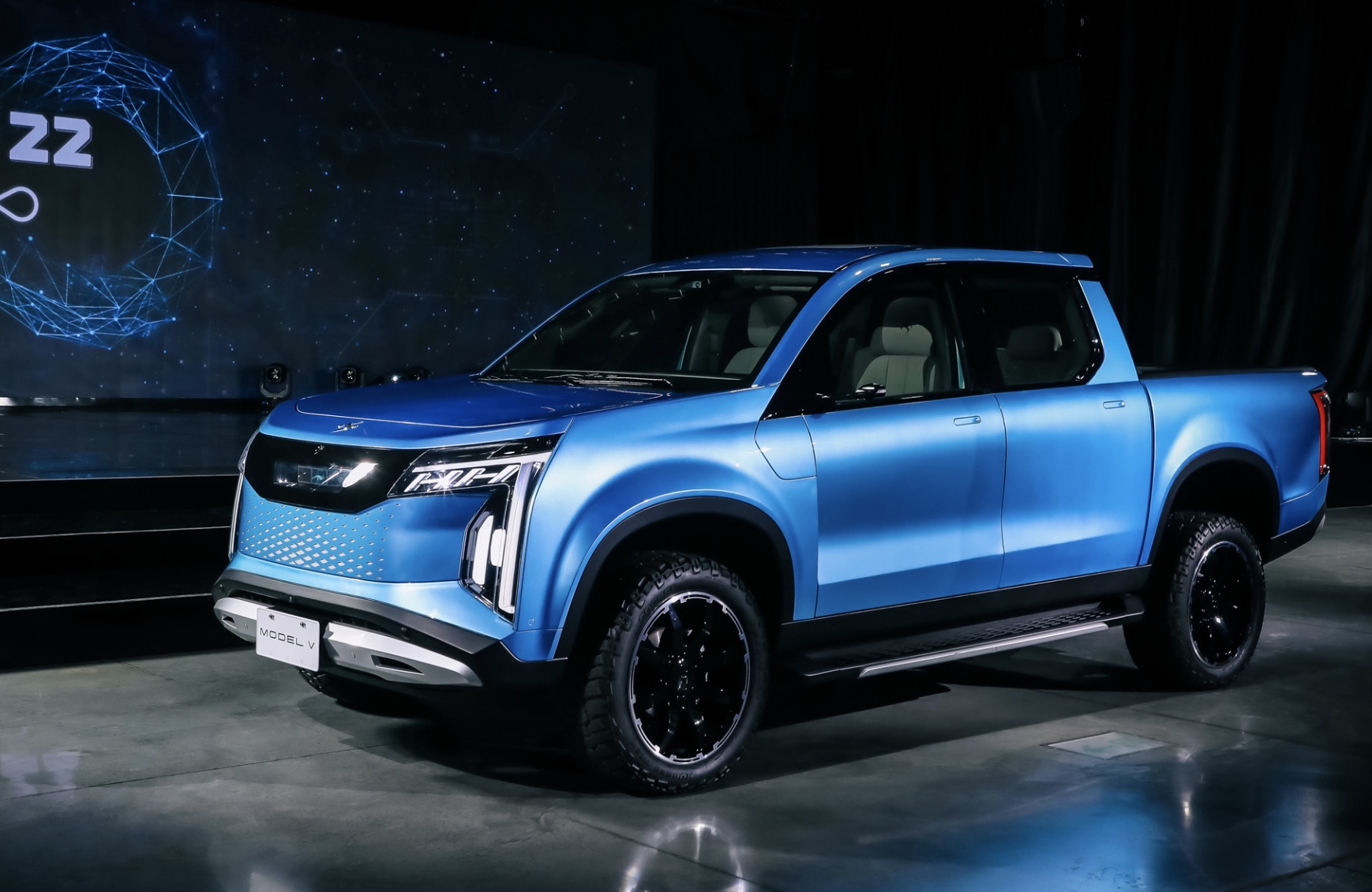 Foxconn unveils new electric pickup truck and crossover | Electrek