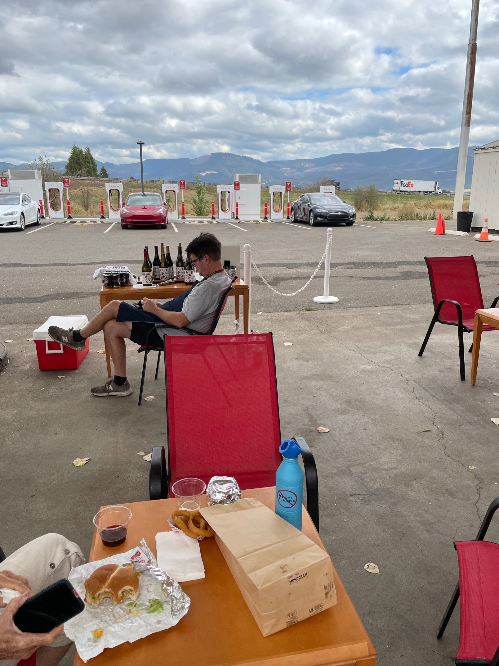 I took a 2,200 mile electric roadtrip with no prep. It was easy. What's ...