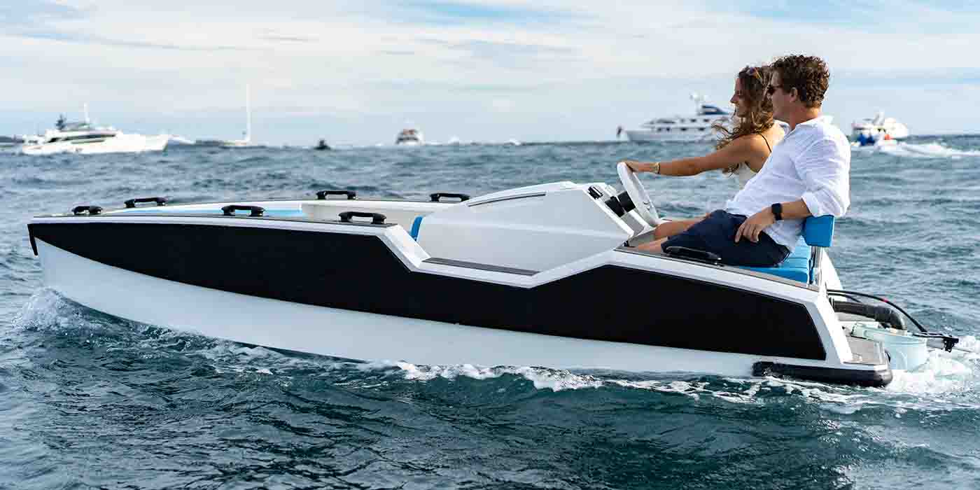 Silent Yachts' all-electric, 6 passenger Tender 400 can hit 20 knots
