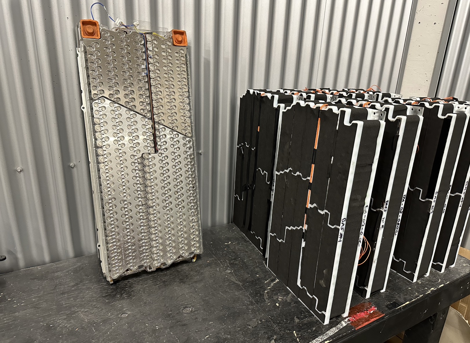 Tesla Semi battery pack design leaks | Electrek