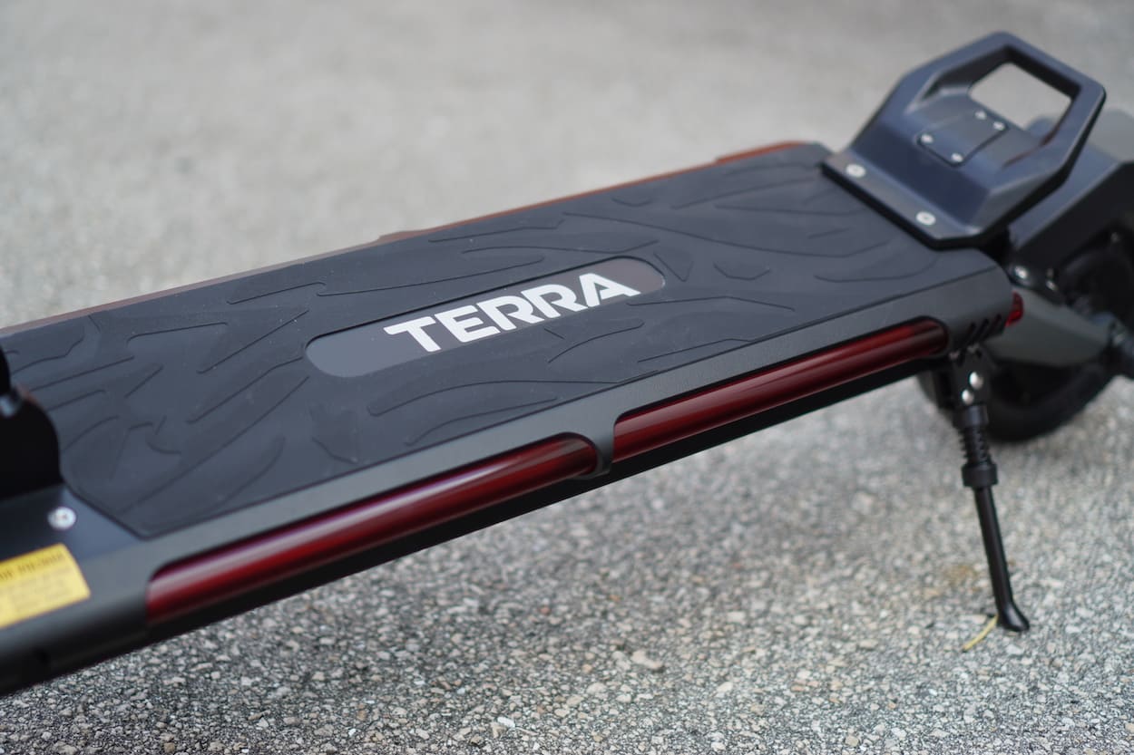 Evolv Terra electric scooter review: 31 MPH and full suspension!