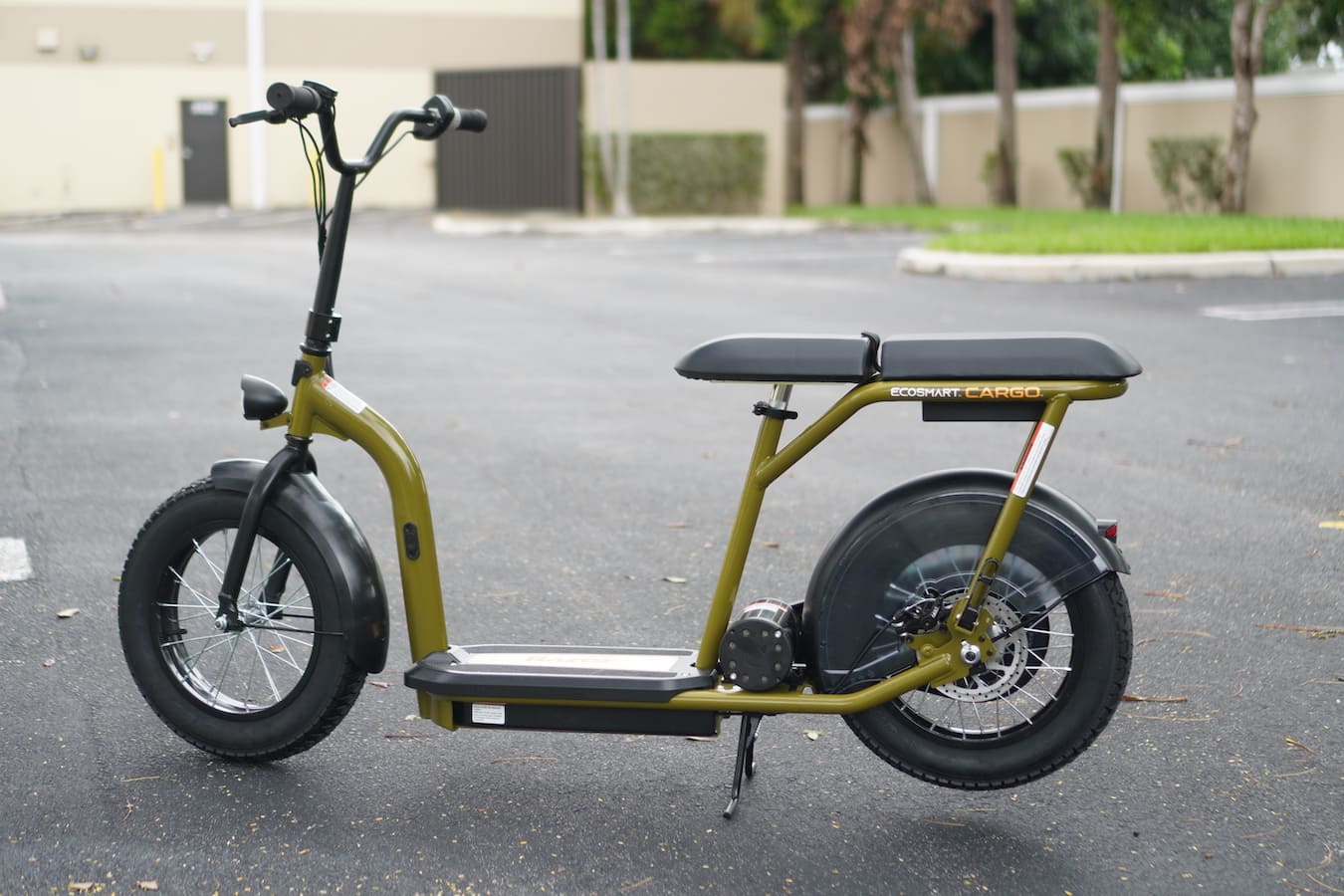Razor EcoSmart Cargo review: Flying on a 2-seater electric scooter