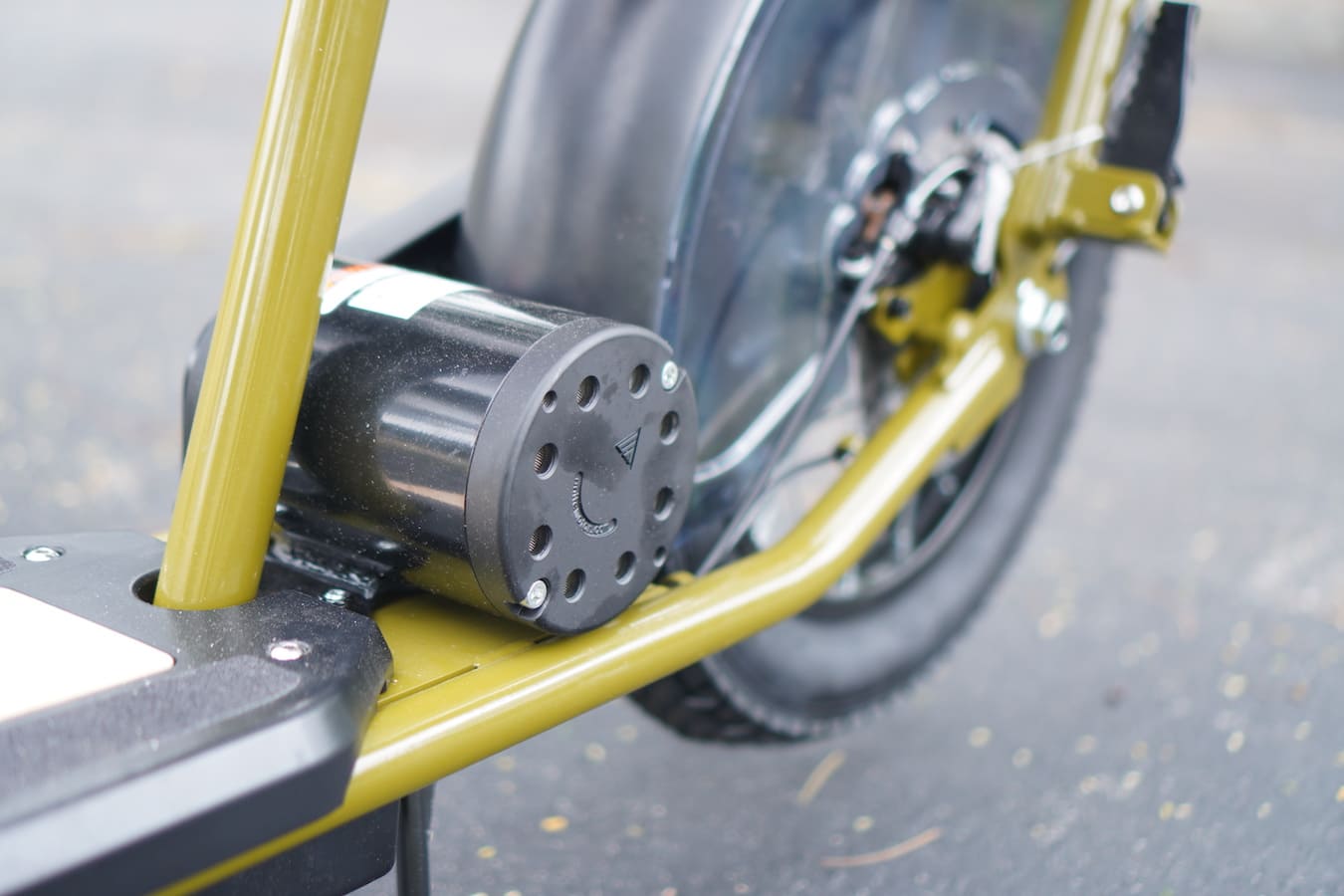 Razor EcoSmart Cargo review: Flying on a 2-seater electric scooter