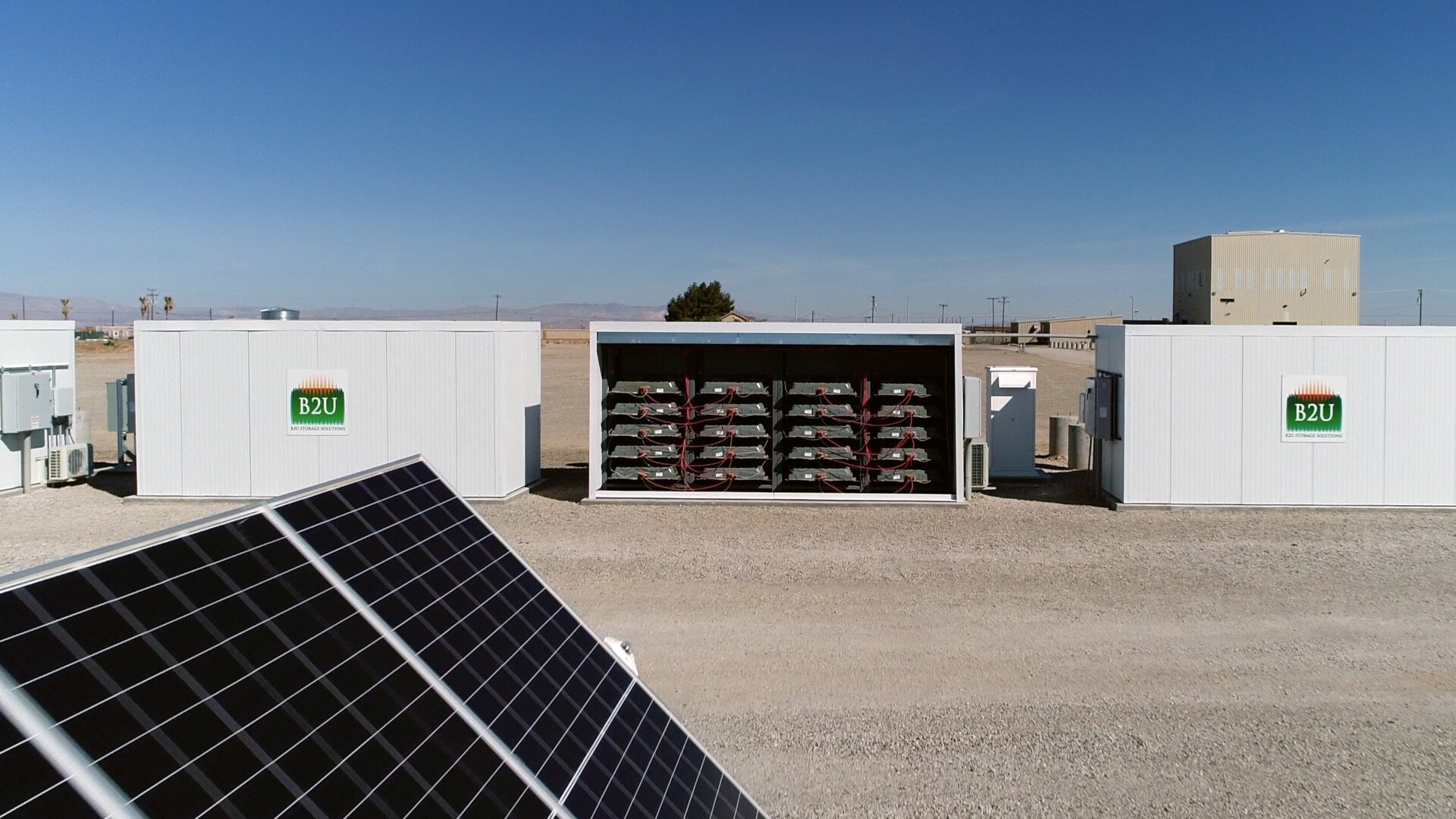 This solar + storage system reuses 1,300 EV batteries | Electrek