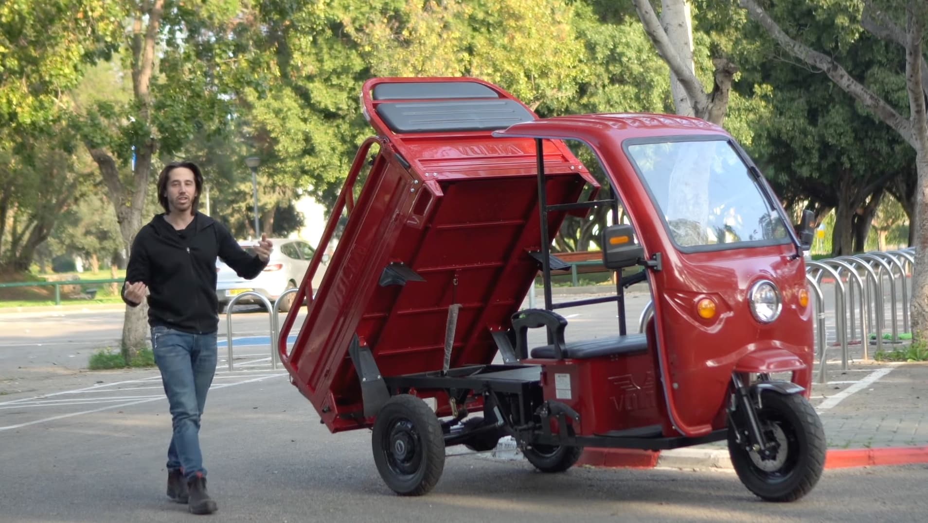 I bought an electric rickshaw, and it's the best city 'truck' ever!
