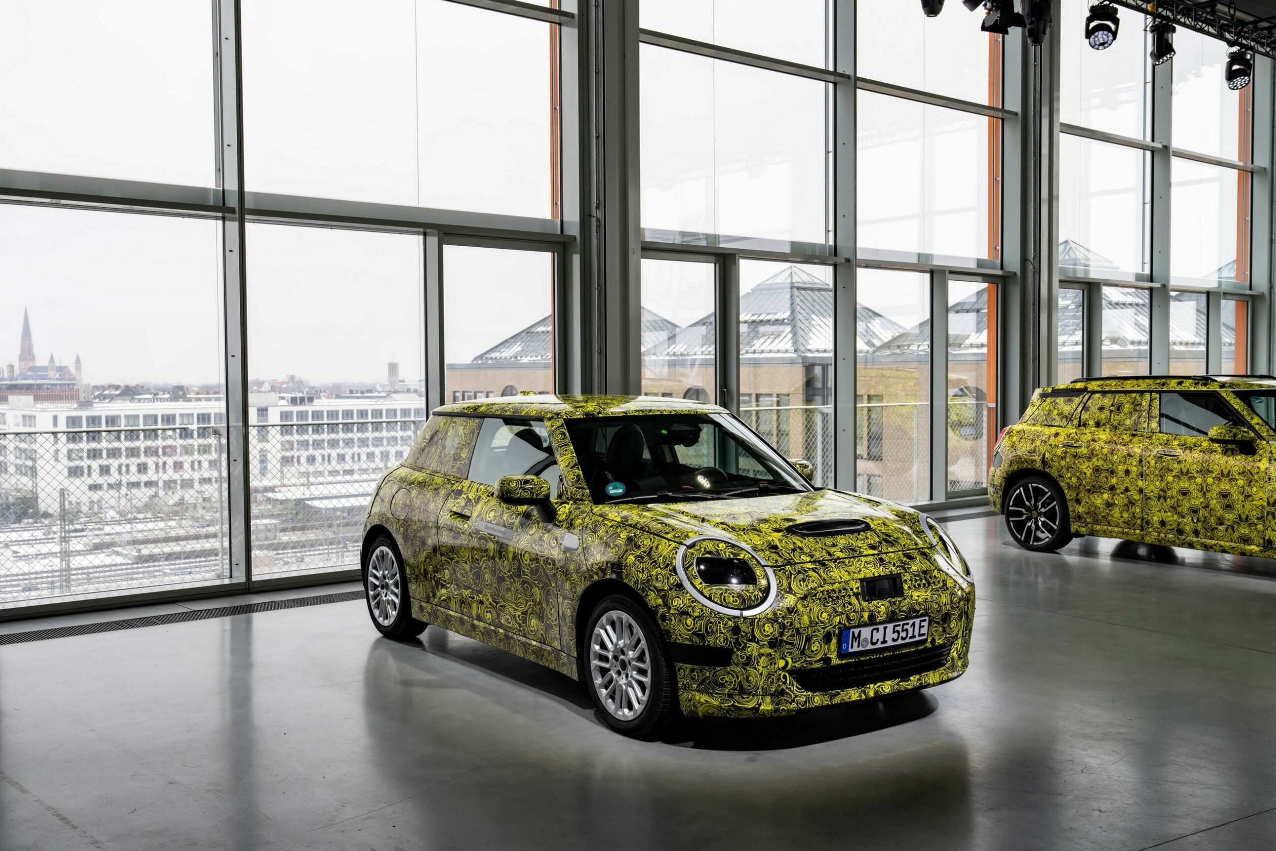 Mini's 2024 Cooper EV comes with bigger batteries, more power | Electrek
