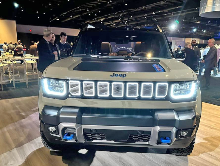 Jeep Recon EV looks a lot like the Ford Bronco as camo comes off