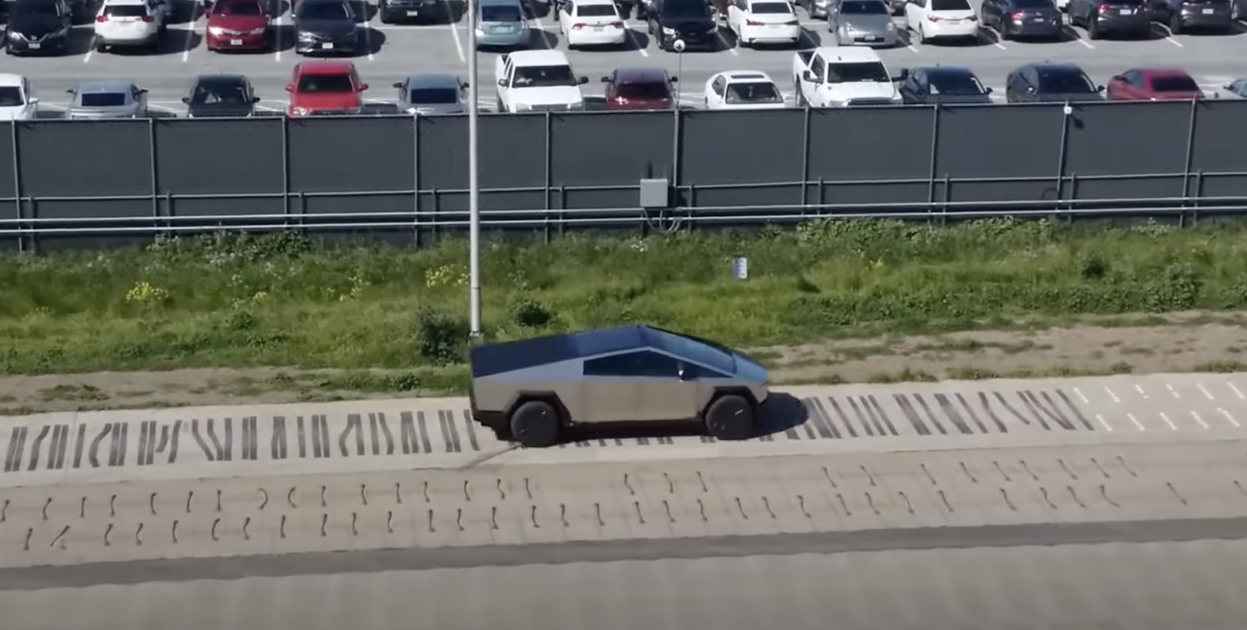 Tesla spotted testing Cybertruck suspension on test track | Electrek
