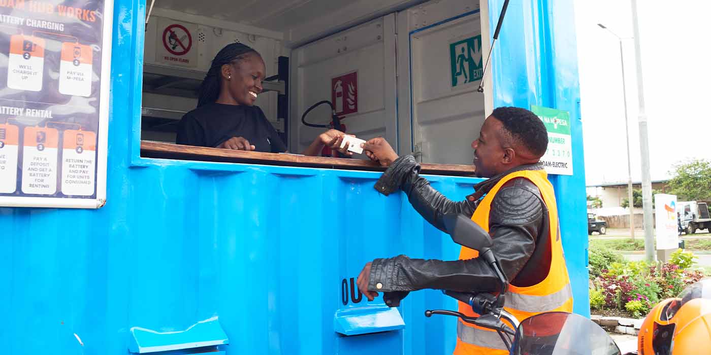 ROAM rolls out solar-powered electric motorcycle charging hubs