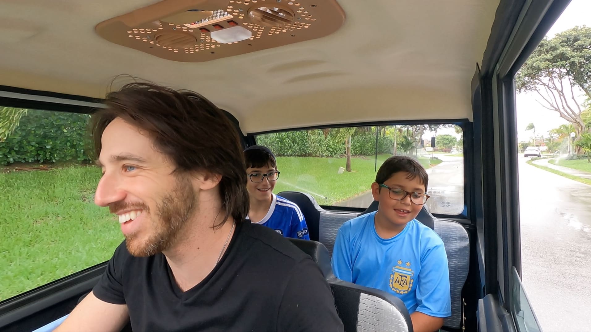 Someone in China sent me a micro-car. Here's what showed up