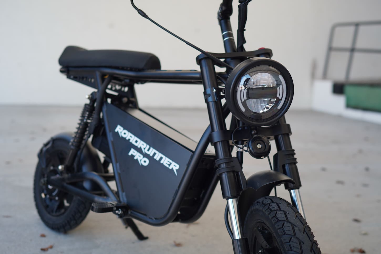 RoadRunner Pro review: A 50 MPH electric scooter put to the test!