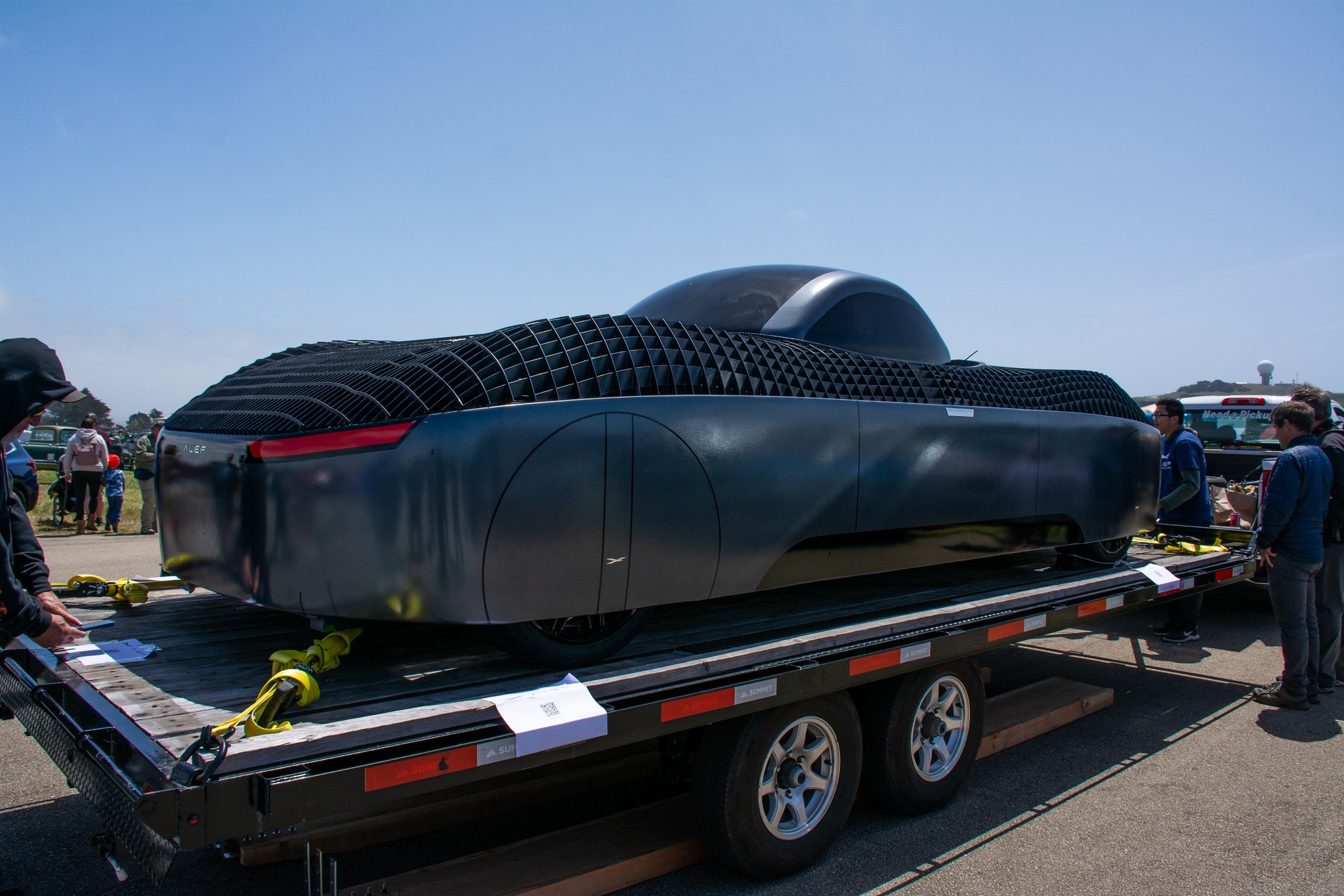 World’s first flying electric car headed for US dealerships