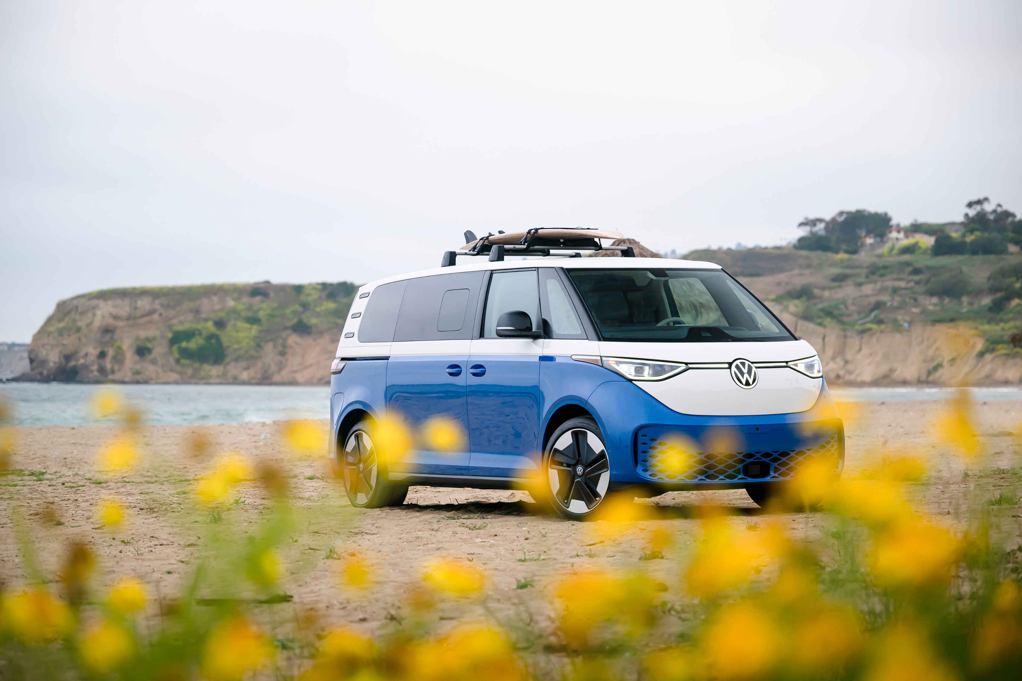 VW reveals three-row ID. Buzz for North America, sales start 2024 ...