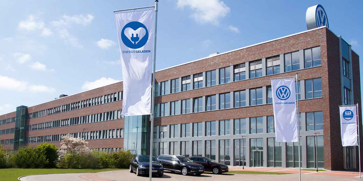 Massive strike at Volkswagen as thousands of workers walk out | Electrek