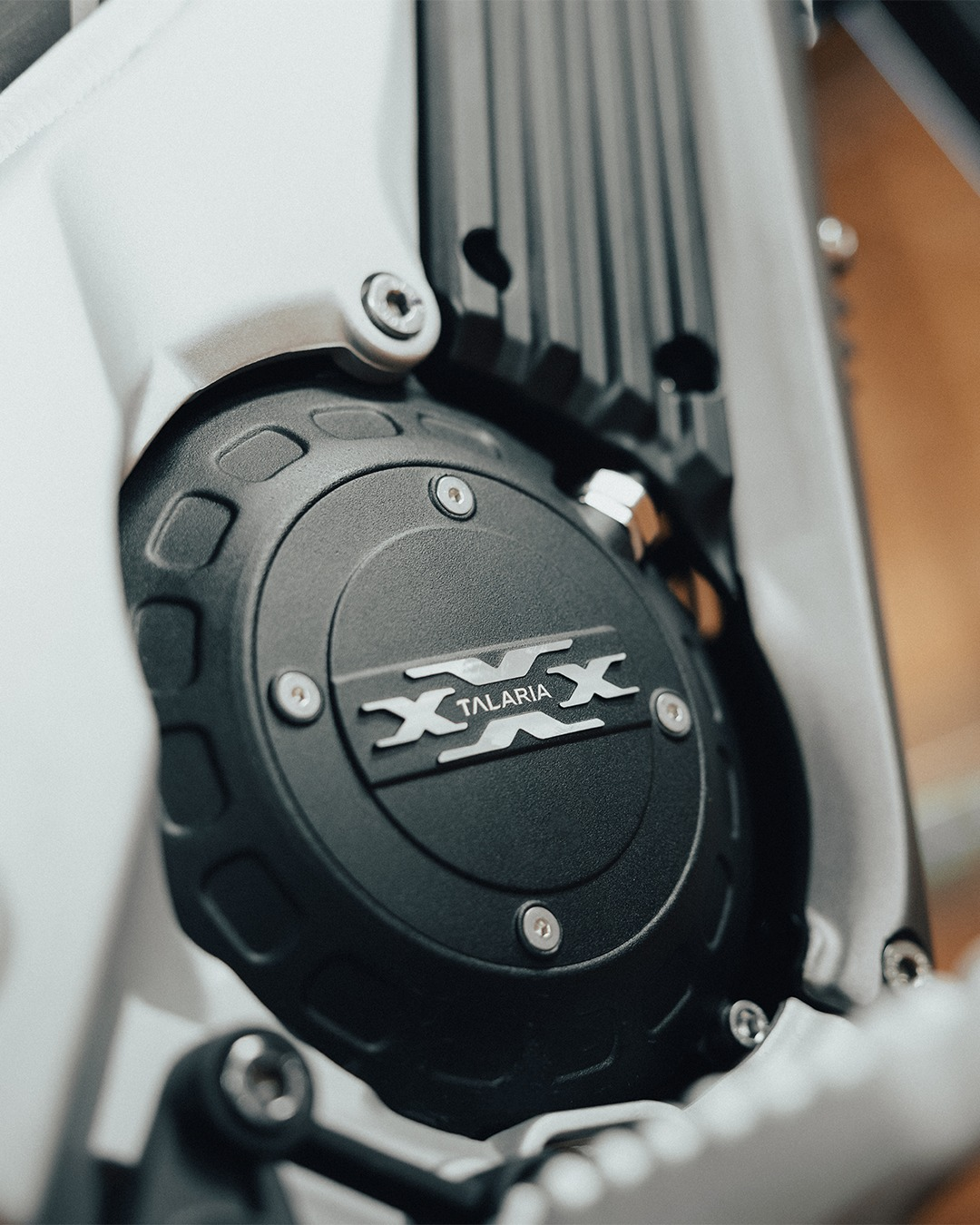 Luna Talaria XXX goes on sale for game-changing $2995 (U) | Electrek