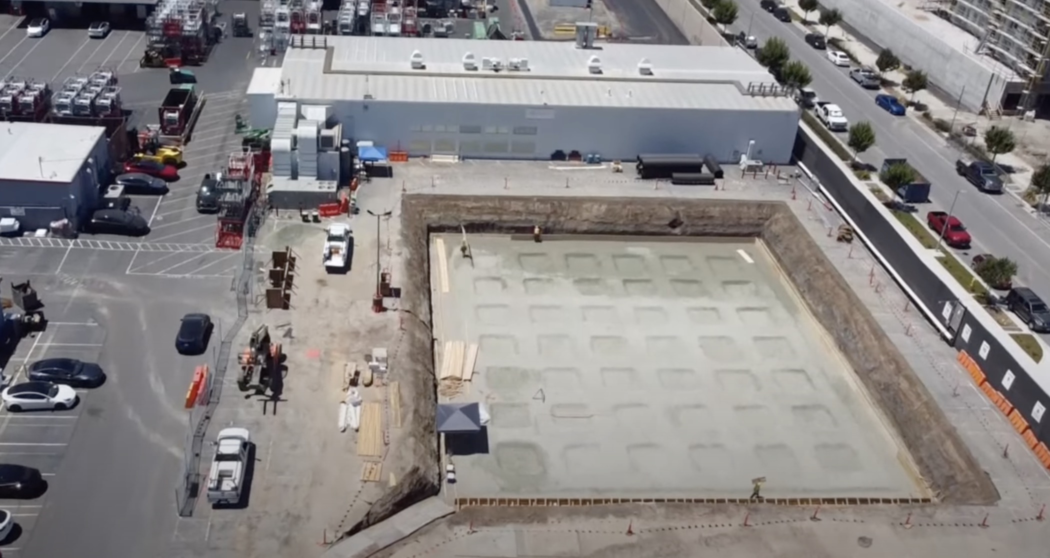 Tesla appears to have shut down Fremont factory for upgrades | Electrek