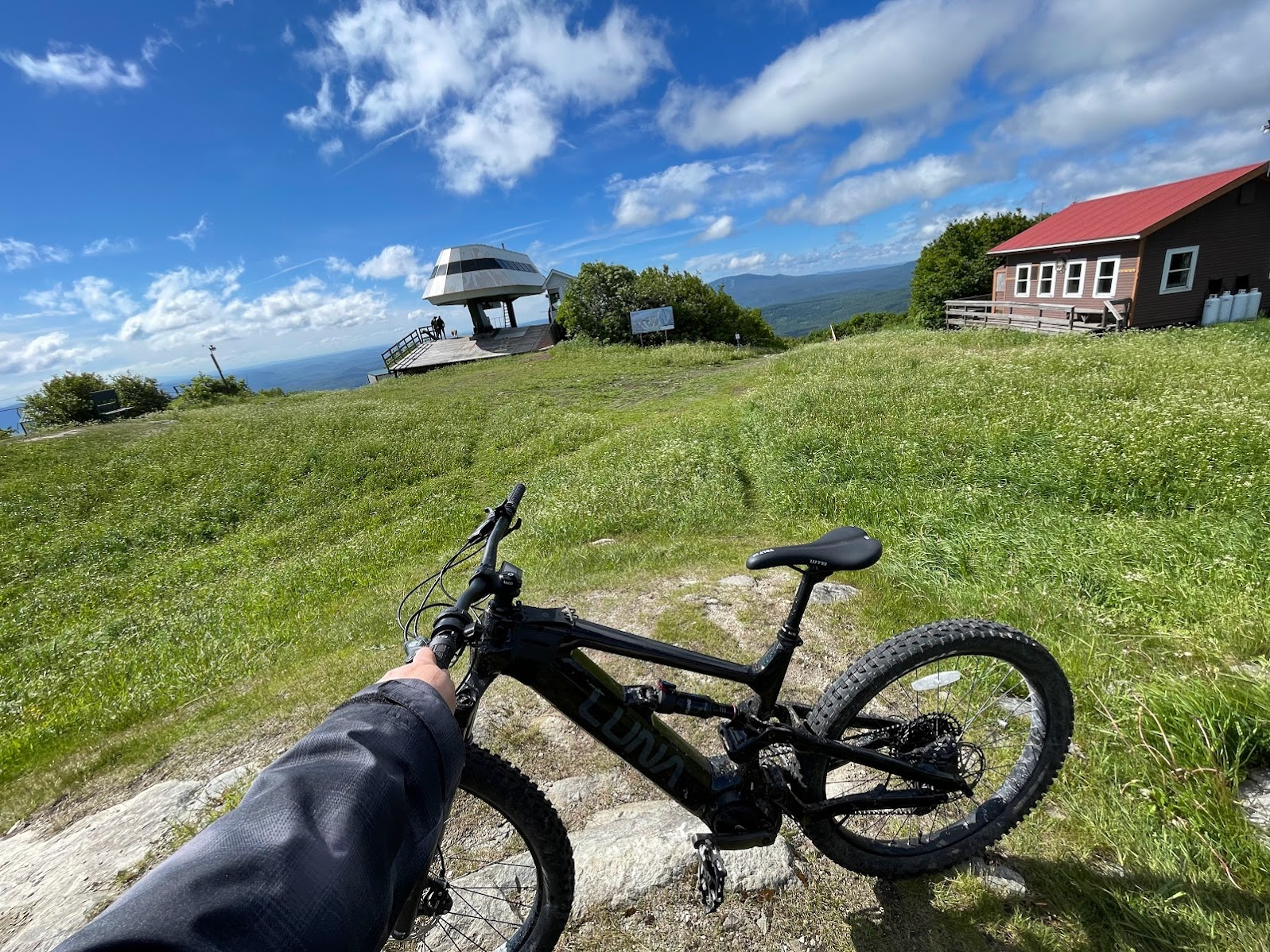 Review: Luna X2 Enduro e-bike is too Ludicrous to be true | Electrek