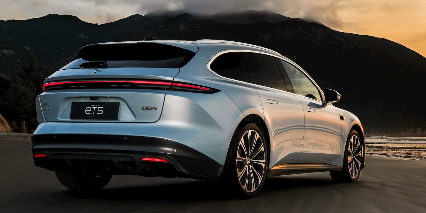 NIO delivers keys to the first EL6 driver in Europe