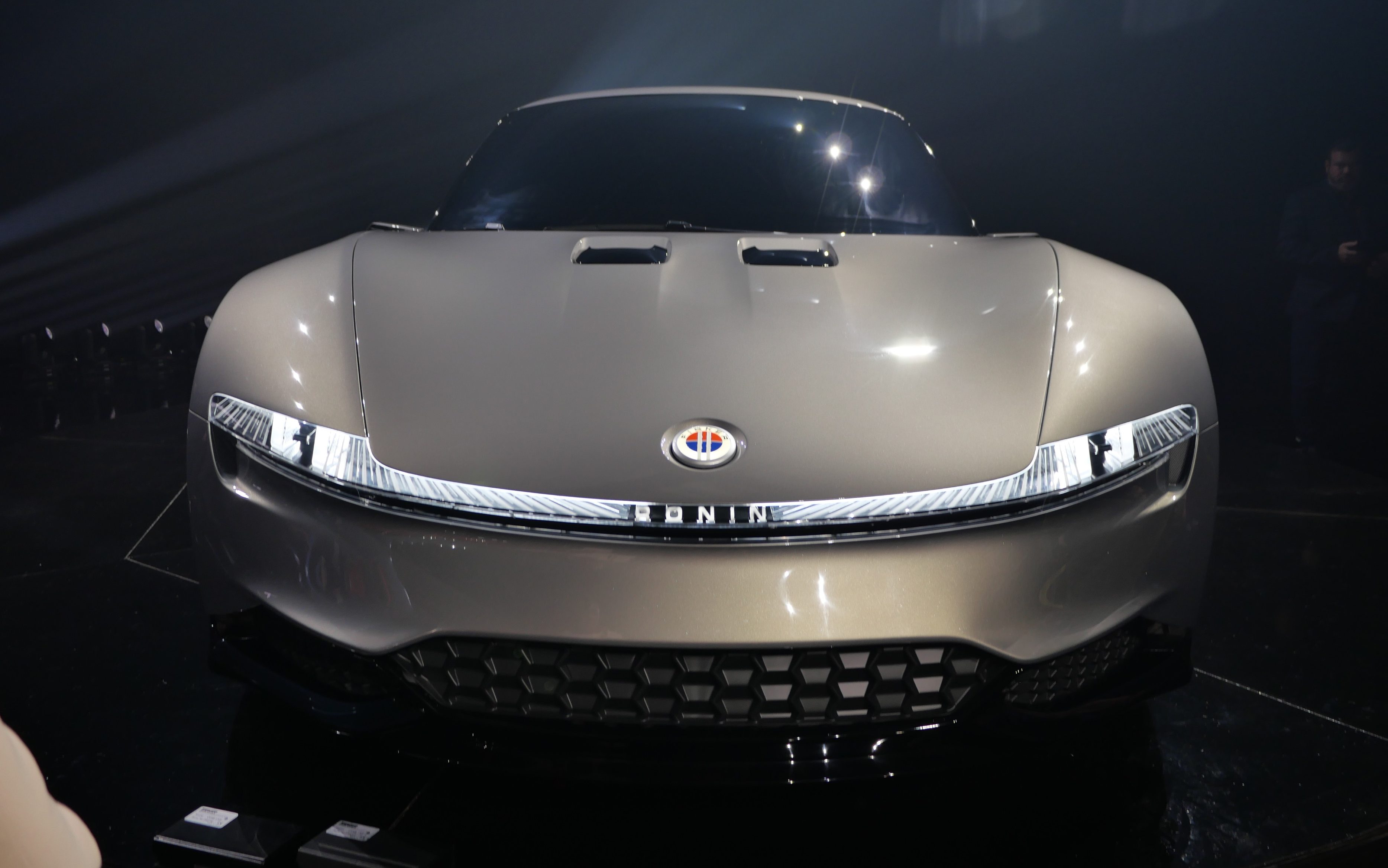 Fisker unveils Ronin: an electric convertible to compete with Tesla ...