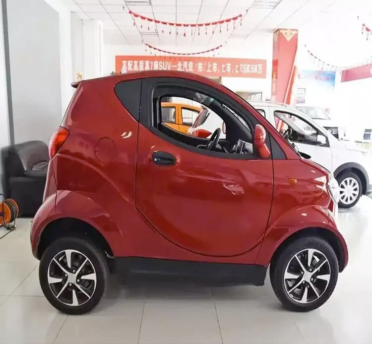 A supercheap 2-seater Alibaba electric car that can do 75 MPH