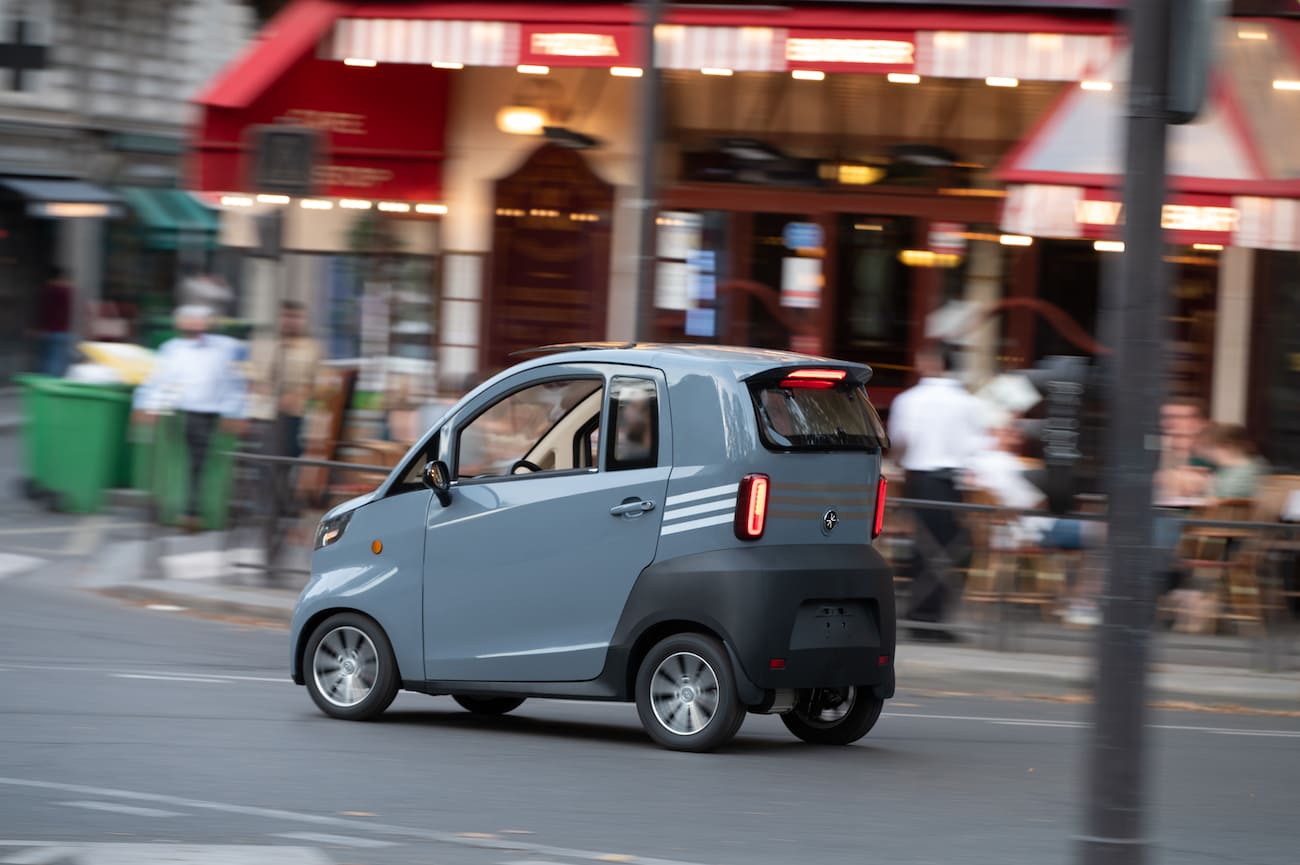 The most affordable electric microcar yet starts making deliveries ...