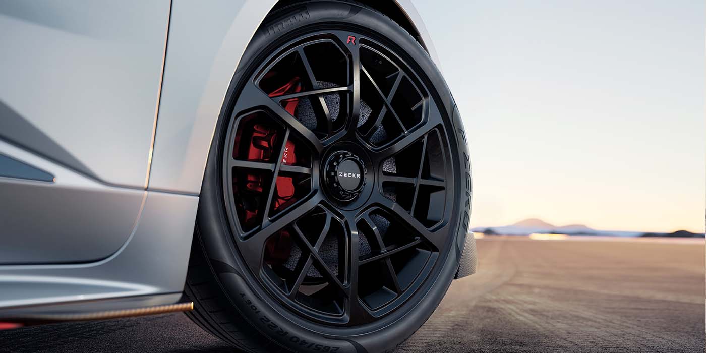 ZEEKR's 001 FR has quad-motors, 1,265 bhp... oh, and tank turns