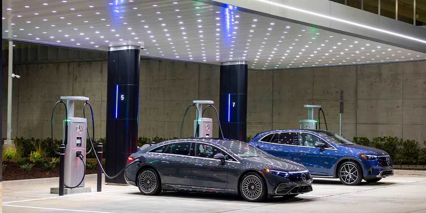 Mercedes-Benz opens first US charging hub with ChargePoint piles