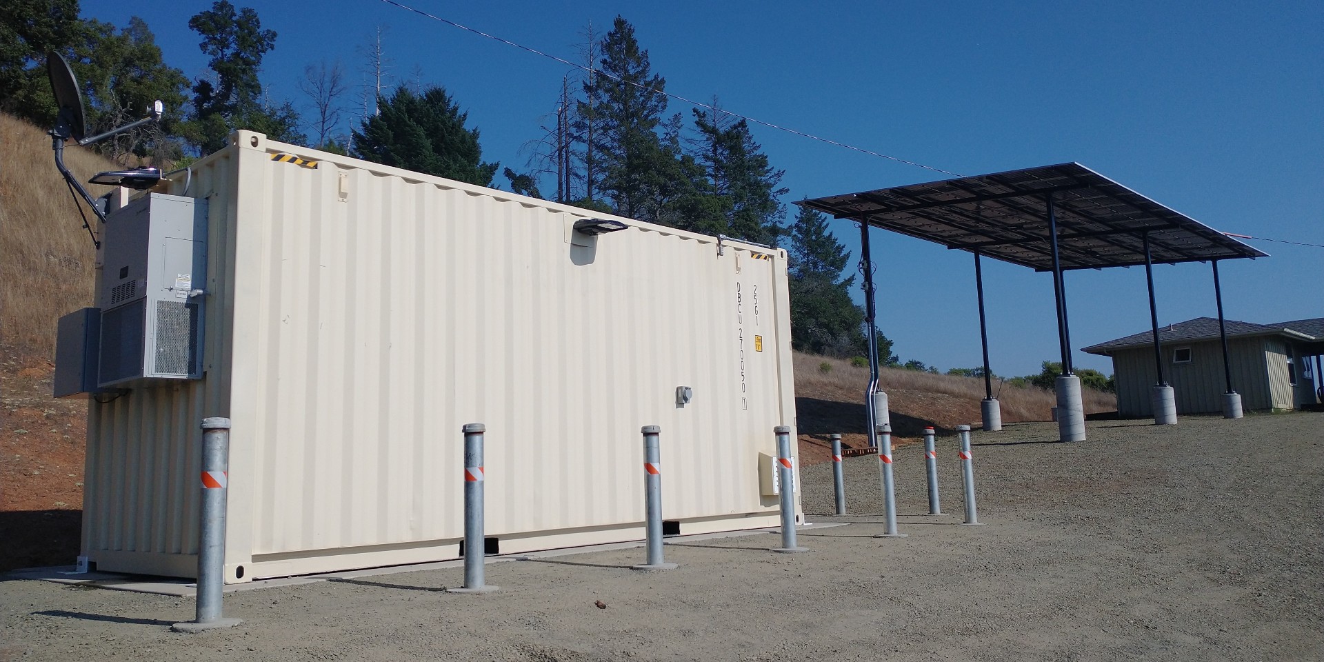 California's PG&E just deployed its first renewable remote grid | Electrek