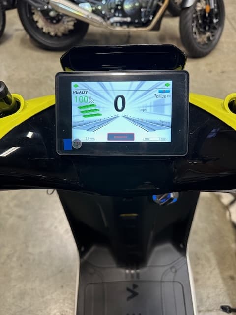 CSC ES5 53 MPH seated electric scooter begins shipping in US