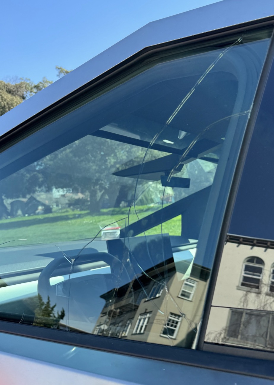 Tesla Cybertruck's 'armor glass' stops break-in attempt caught on ...
